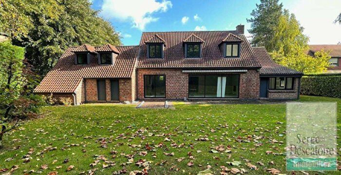 Maison à louer - Croisé Laroche-Rouges Barres, Marcq-en-Bar ul - 8 pièces - 5 chambres