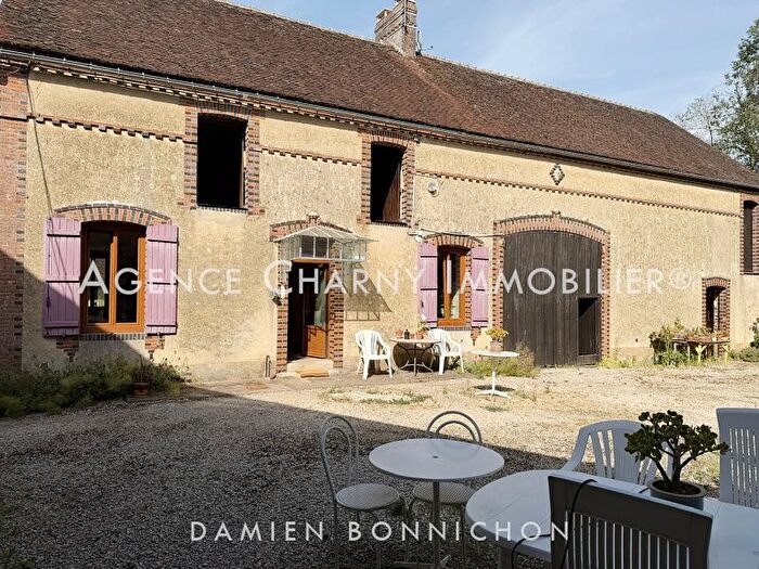 Les Ormes - Maison 8 pièces à vendre
