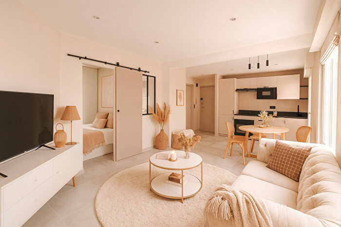 Appartement à vendre - Cannes, Prado, République - 2 pièces - 1 chambre