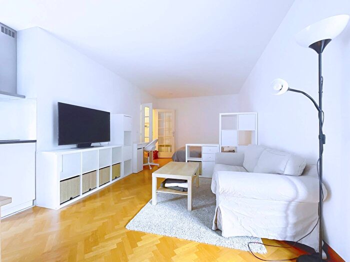 Appartement à louer - Reine-Mairie, Boulogne-Billancourt - 1 pièce