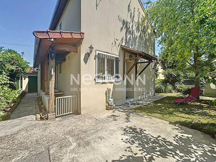 Maison à vendre - Chilly-Mazarin, Nord - 5 pièces - 4 chambres