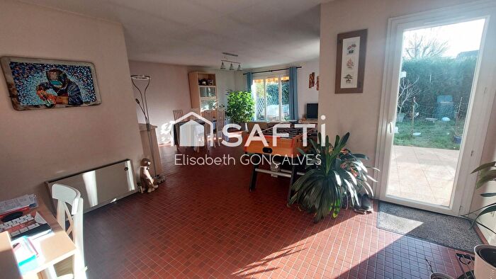 Maison à vendre - Saint-Pryvé-Saint-Mesmin - 4 pièces - 3 chambres