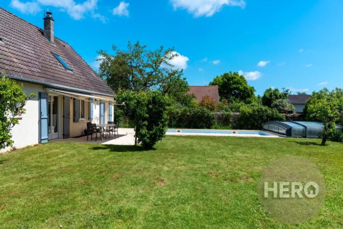 Maison à vendre - Jouars-Pontchartrain - 8 pièces - 5 chambres