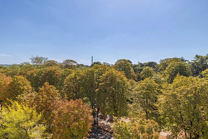 Neuilly-sur-Seine, Charles Laffitte : Appartement 5 pièces à vendre