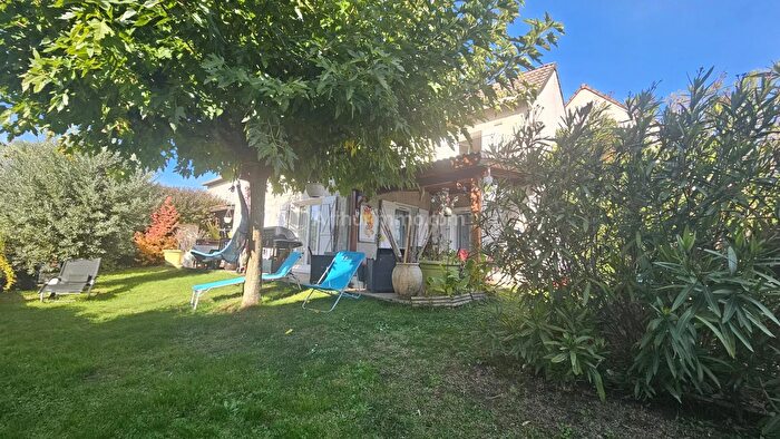 Maison à vendre - Morestel - 6 pièces - 5 chambres