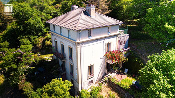 Maison 9 pièces à Le Chambon-Feugerolles, Romière, Bouchet, Nionière, Cotatay, à vendre
