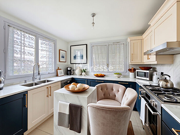 Maison à vendre - Rosny-sous-Bois, Le Plateau dAvron - 9 pièces - 7 chambres