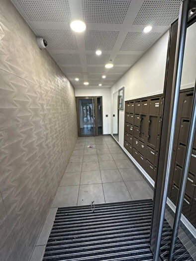 Neuilly-sur-Marne, Fauvettes Sud : Appartement 4 pièces à louer