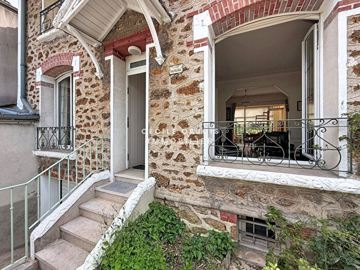 Joinville-le-Pont : Maison 6 pièces à vendre