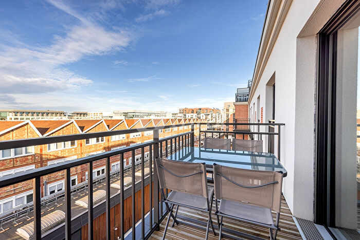 Appartement à vendre - Courbevoie, Marceau République - 3 pièces - 2 chambres