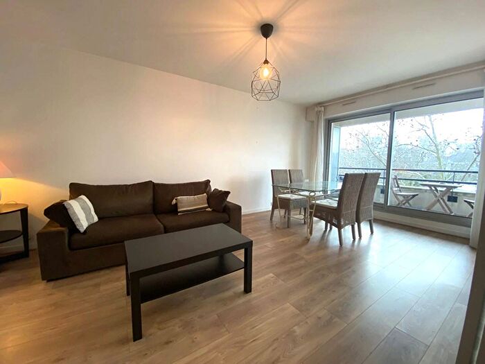 Appartement à louer - Reine-Mairie, Boulogne-Billancourt - 2 pièces - 1 chambre