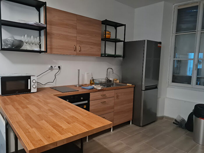 Appartement à vendre - Montereau-Fault-Yonne, Ville basse - 2 pièces - 1 chambre