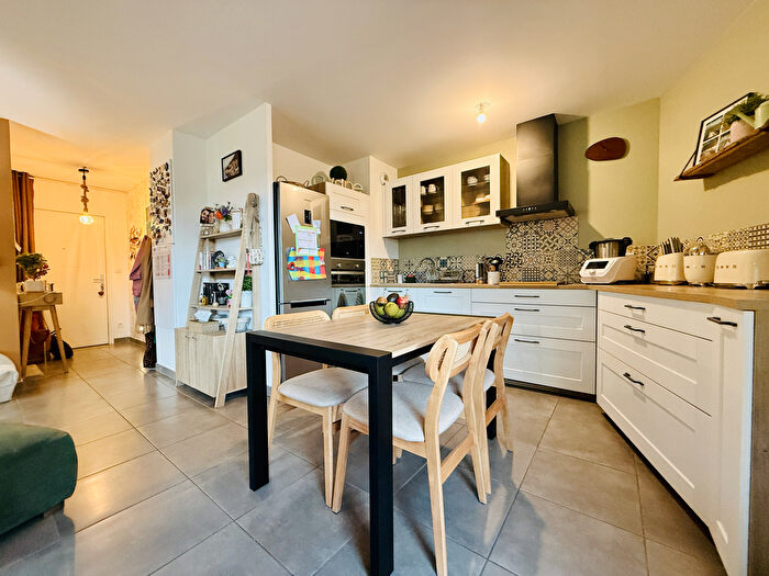 Appartement à vendre - Bonneville - 4 pièces - 3 chambres