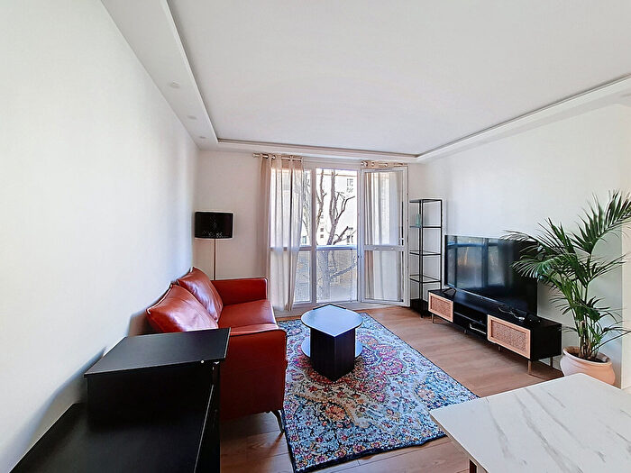 Appartement à louer - Cachan, Centre-ville - 3 pièces - 2 chambres