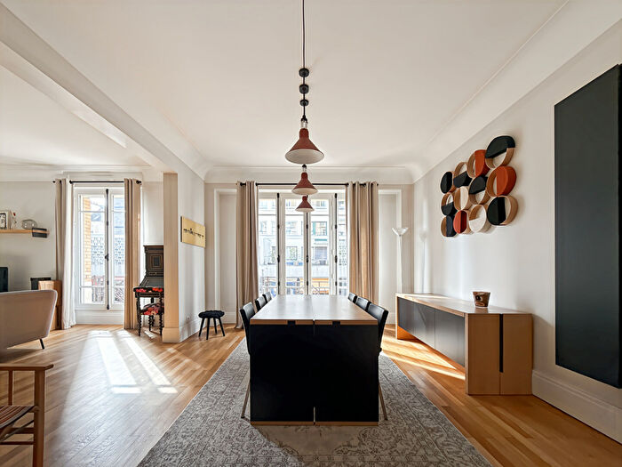 Appartement à vendre - Quartiers Centre, Centre-ville - 5 pièces - 2 chambres