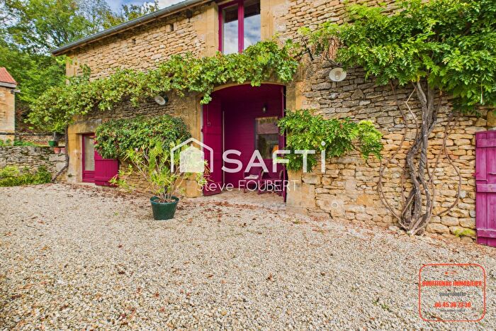 Maison à vendre - Saint-Léon-sur-Vézère - 5 pièces - 4 chambres