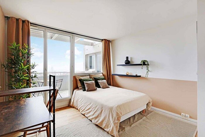Hauts Fossés-Esslières-Sorières, Le Kremlin-Bicêtre : Appartement 1 pièce à louer