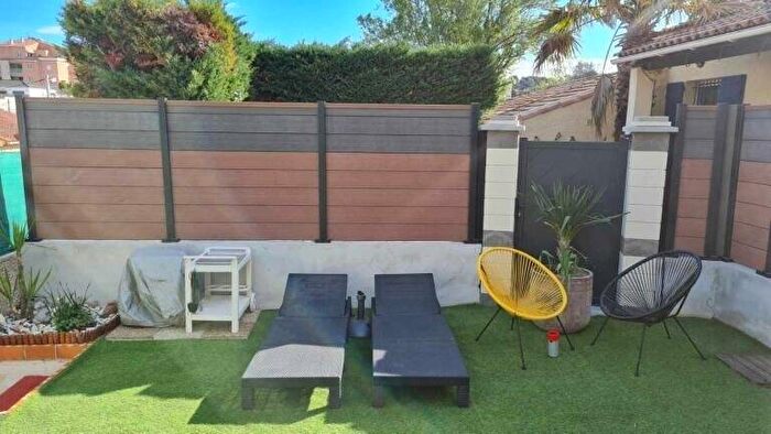 Maison à louer - Marseille ème arrondissement - 2 pièces - 1 chambre