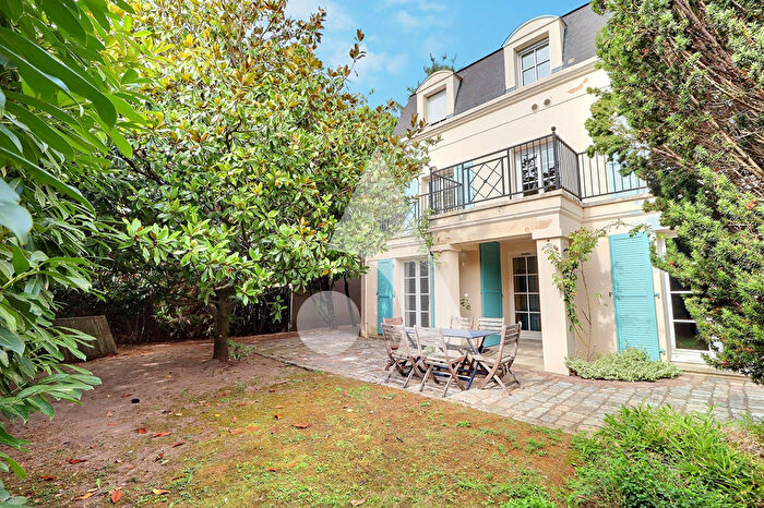 Cergy, Bords d'Oise : Maison 11 pièces à vendre