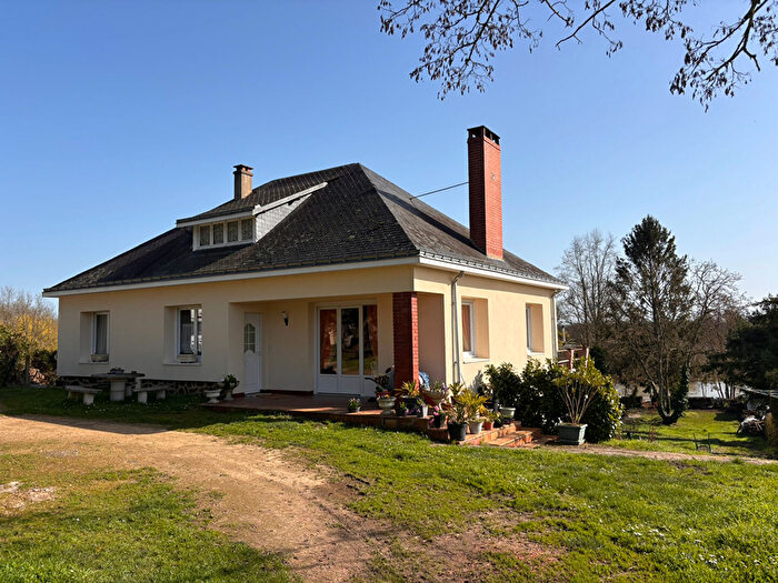 Maison à vendre - Luché-Pringé - 5 pièces - 3 chambres