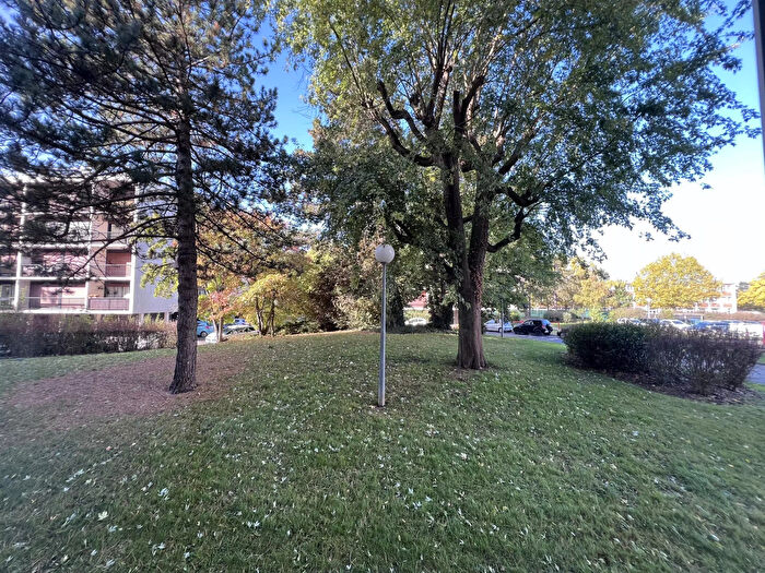 Appartement à vendre - Pontoise, Les Louvrais - 2 pièces - 1 chambre