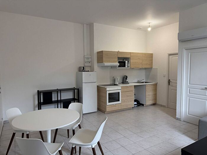 Appartement à louer - Auriol - 2 pièces - 1 chambre