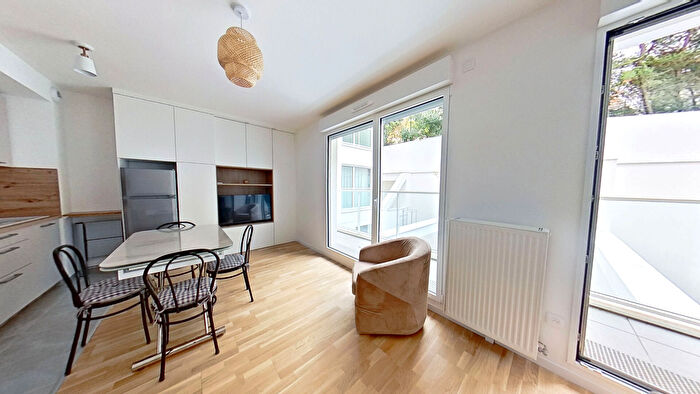 Appartement à louer - Issy-les-Moulineaux, Centre-ville, Corentin Celton, Les Varennes - 1 pièce