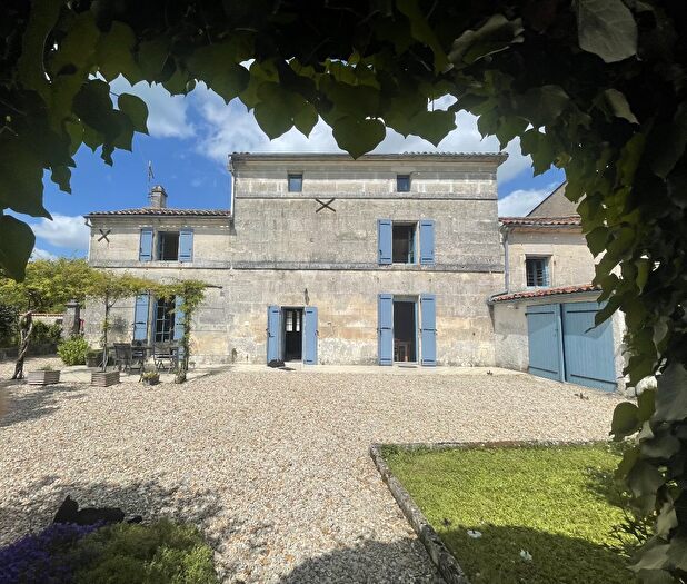Maison 7 pièces à vendre - Saint-Même-les-Carrières