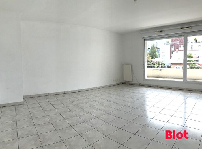 Appartement 4 pièces à Quartiers Centre, Saint-Hélier, Gare, à louer