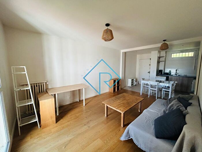 Appartement 2 pièces à Paris 19ème, Mouzaia, à louer