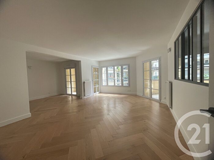 Courbevoie, Faubourg de lArche : Appartement 4 pièces à vendre