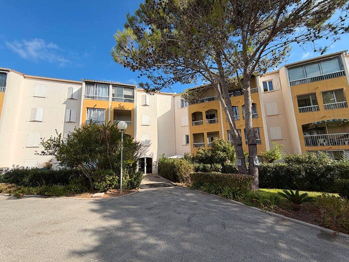 Appartement 2 pièces à louer à Centre Ville, Fréjus