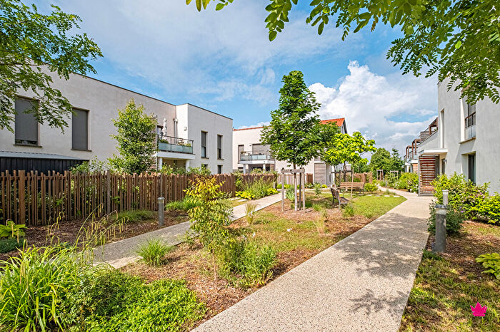 Appartement à louer - Chassieu - 4 pièces - 3 chambres