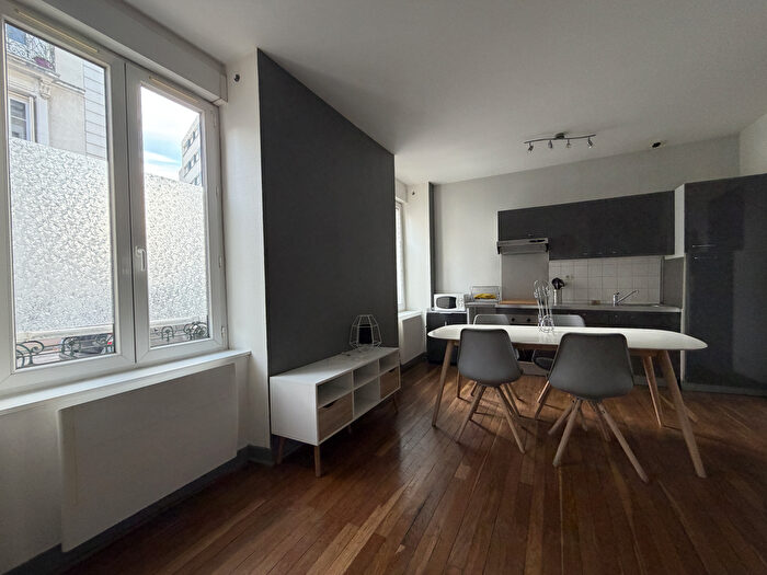 Appartement à louer - Limoges, Centre-ville, Hôtel de Ville, Emailleurs - 2 pièces - 1 chambre