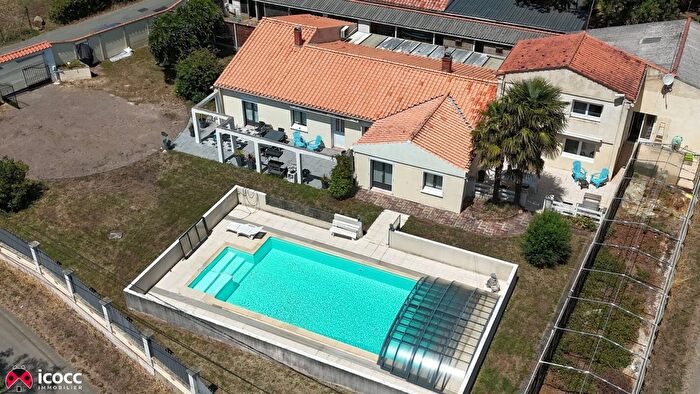 Le Champ-Saint-Père : Maison 7 pièces à vendre