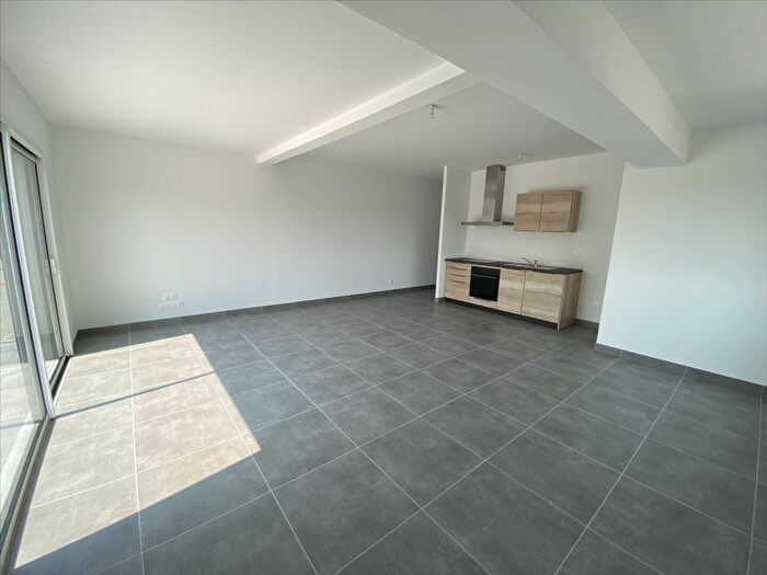 Appartement à louer - Saint-Louis - 3 pièces - 2 chambres