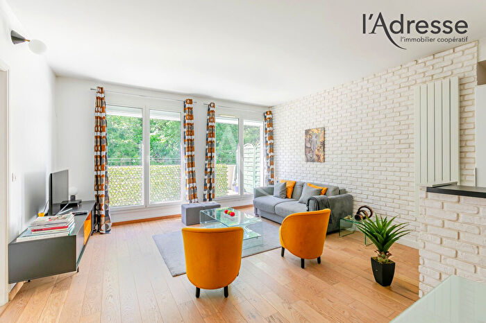 Appartement 3 pièces à Suresnes, Centre-ville, à vendre