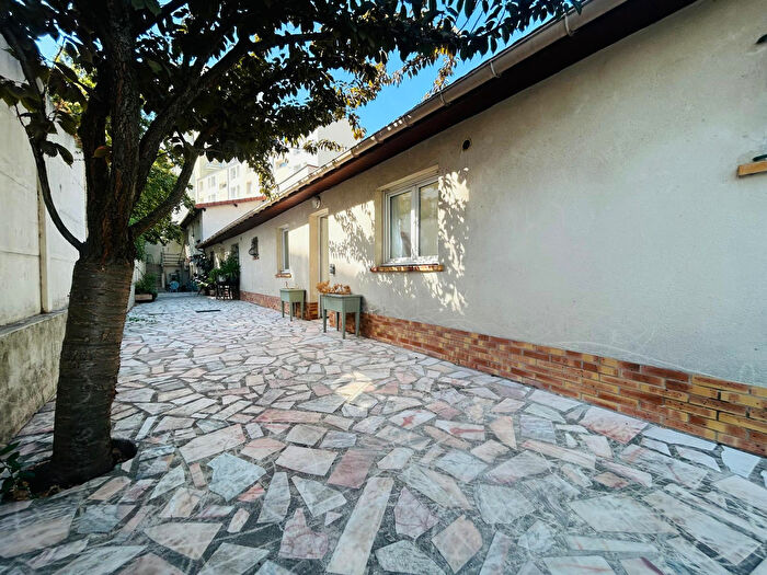Appartement 2 pièces à vendre à Le Pré-Saint-Gervais, Gabriel Péri, Egalité