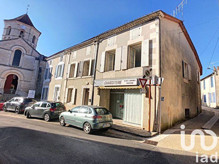 Maison à vendre - Rouillac - 6 pièces - 5 chambres