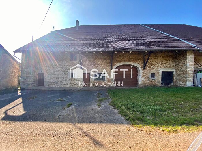 Maison à vendre - Chilly-sur-Salins - 7 pièces - 5 chambres