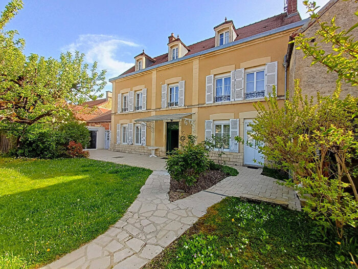 Maison 7 pièces à Lézinnes, à vendre