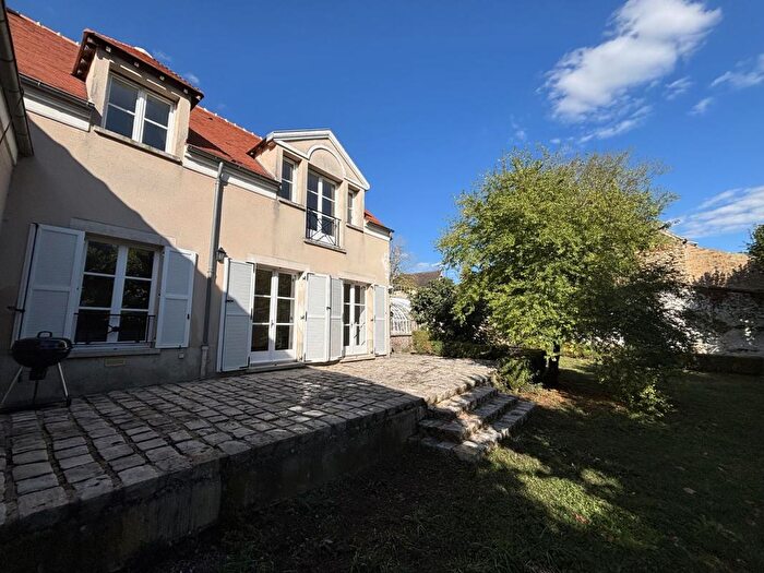 Maison 6 pièces à Santeny, à louer