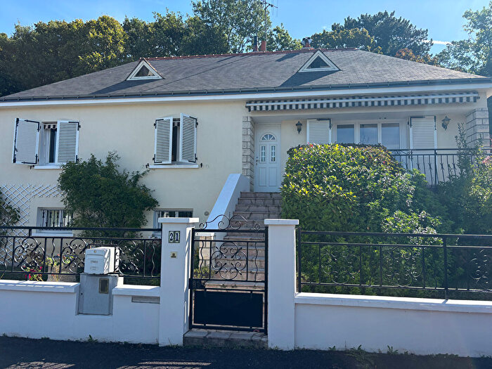 Maison à vendre - Chambray-lès-Tours - 5 pièces - 4 chambres