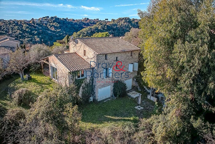 Maison à vendre - Vence, Sainte Elisabeth, Les Cayrons, Poutaouch - 6 pièces - 4 chambres