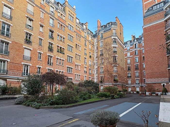 Appartement à vendre - Paris e , Violet, Commerce - 1 pièce