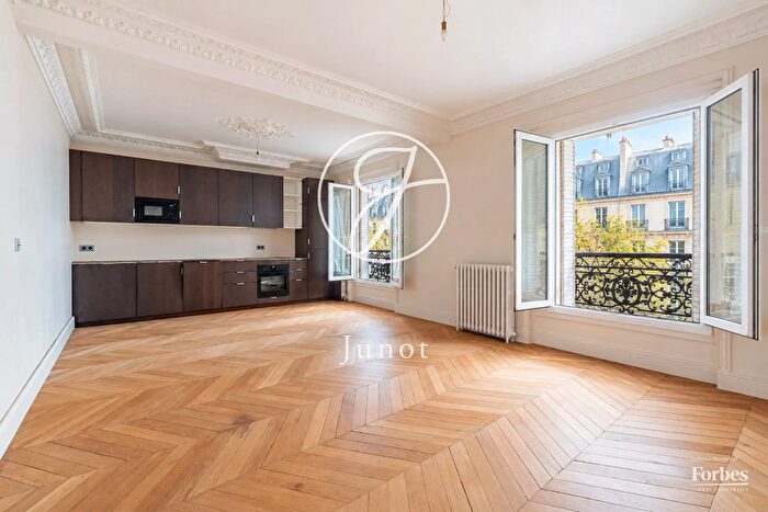 Levallois-Perret, Henri Barbusse : Appartement 4 pièces à vendre