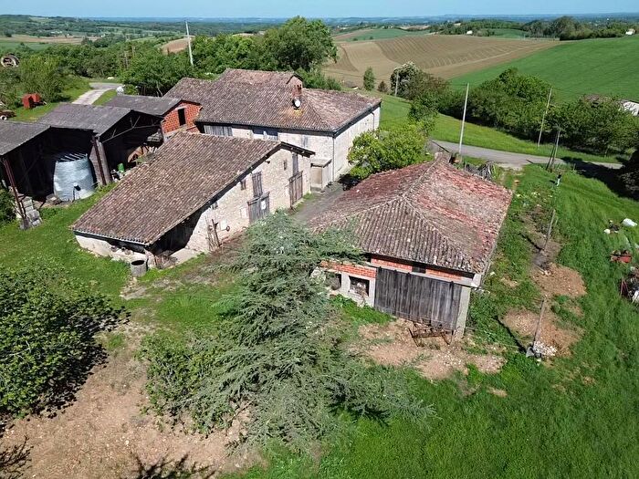 Maison à vendre - Puygaillard-de-Quercy - 6 pièces - 5 chambres