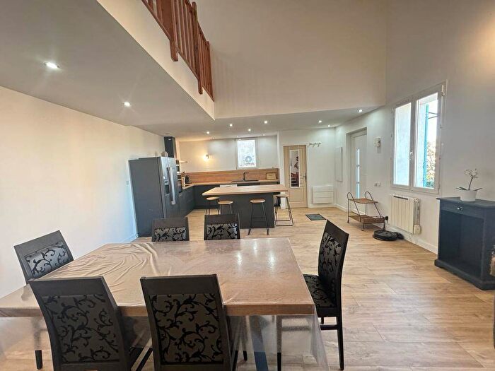 Appartement 5 pièces à louer à Althen-des-Paluds