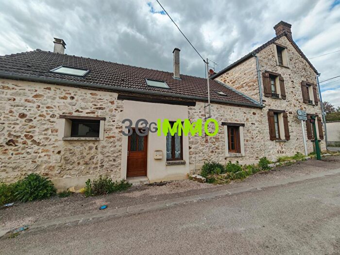 Avant-lès-Marcilly - Maison 8 pièces à vendre