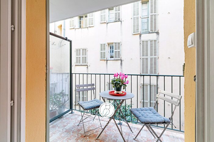 Nice, Vieux Nice : Appartement 1 pièce à vendre